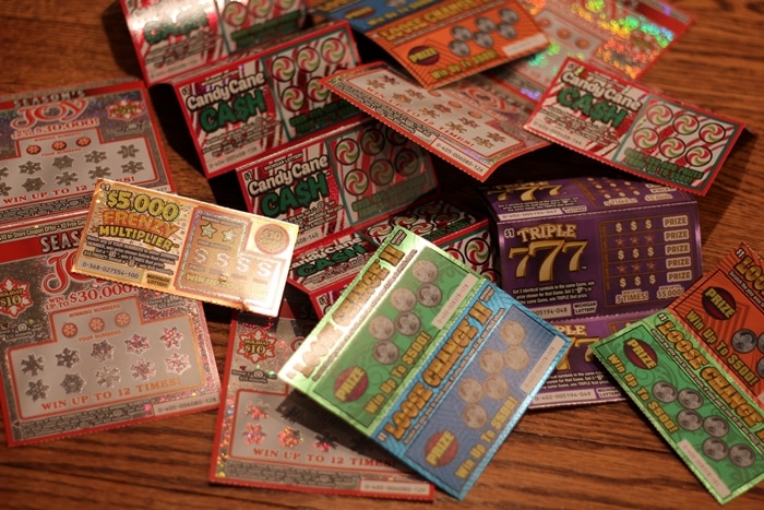 Christmas Lottery Tree {Easy Christmas Craft} - The Savvy Age